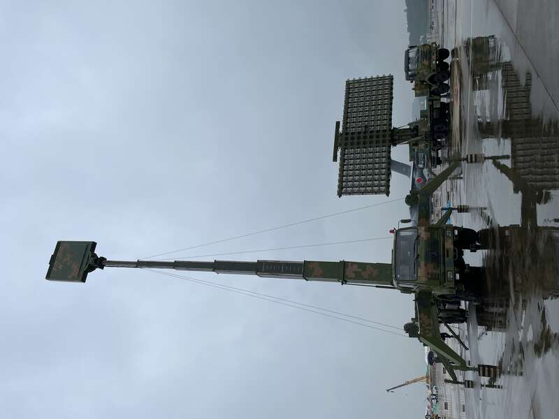 从“捅破天”到“单兵扛”，中国航展现最“萌”身高差_新闻频道_中国青年网